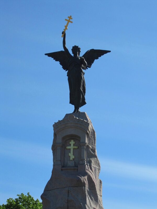 The Profound Meaning Behind the Sign of the Cross in Orthodox ...